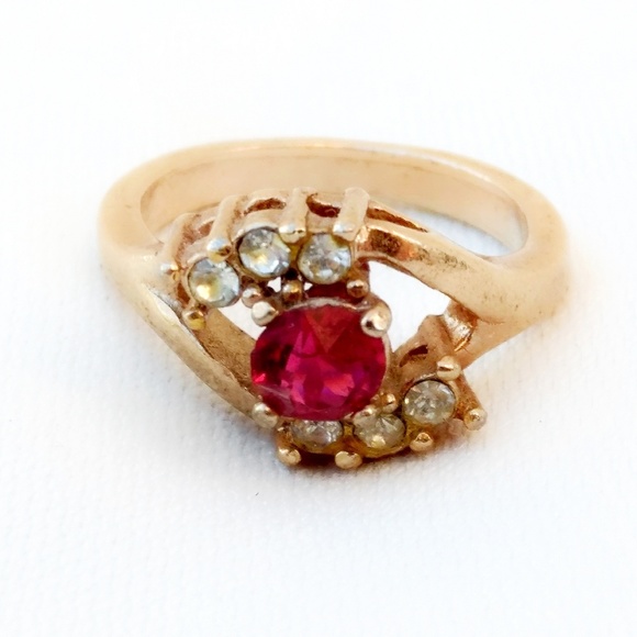 Vintage | Jewelry | Vintage Ruby Diamond And Gold Cocktail Ring 7 ...